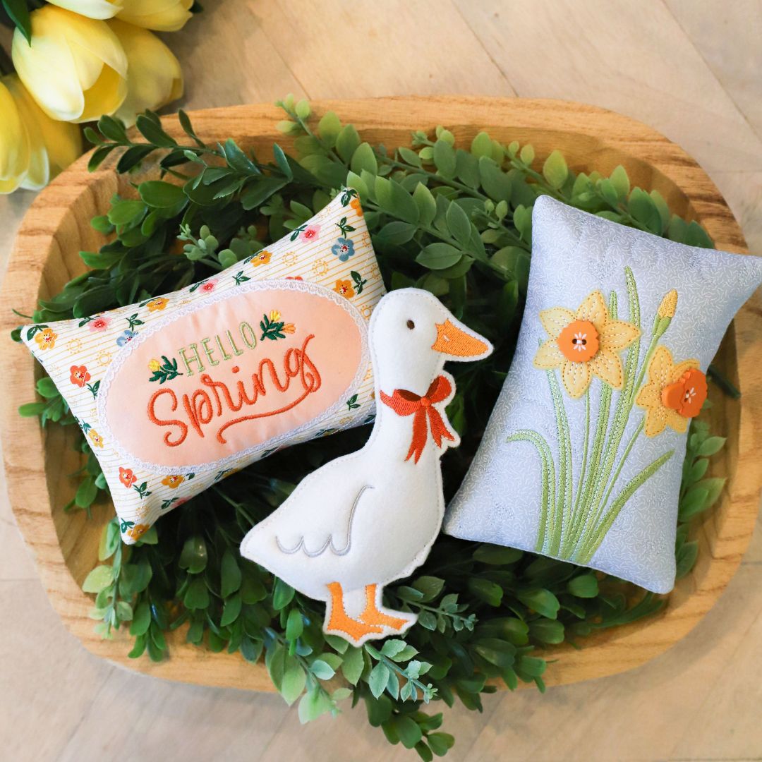 March Hoop Studio: Spring Mini Pillows – Kimberbell